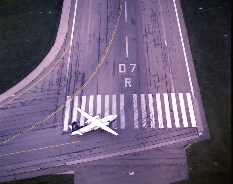 Start- und Landebahn des Flughafen München-Riem - Der alte Flughafen ...